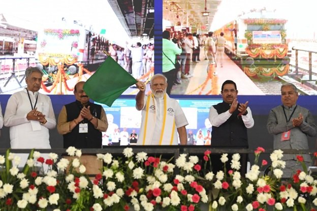 SHREE SIDDHAROODHA SWAMIJI HUBBALLI JUNCTION BOASTS THE WORLD’S LONGEST ...